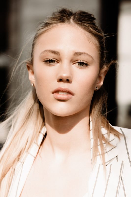 Portfolio Model Agency | Nina