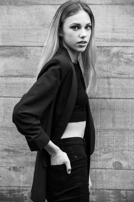 Portfolio Model Agency | Nina
